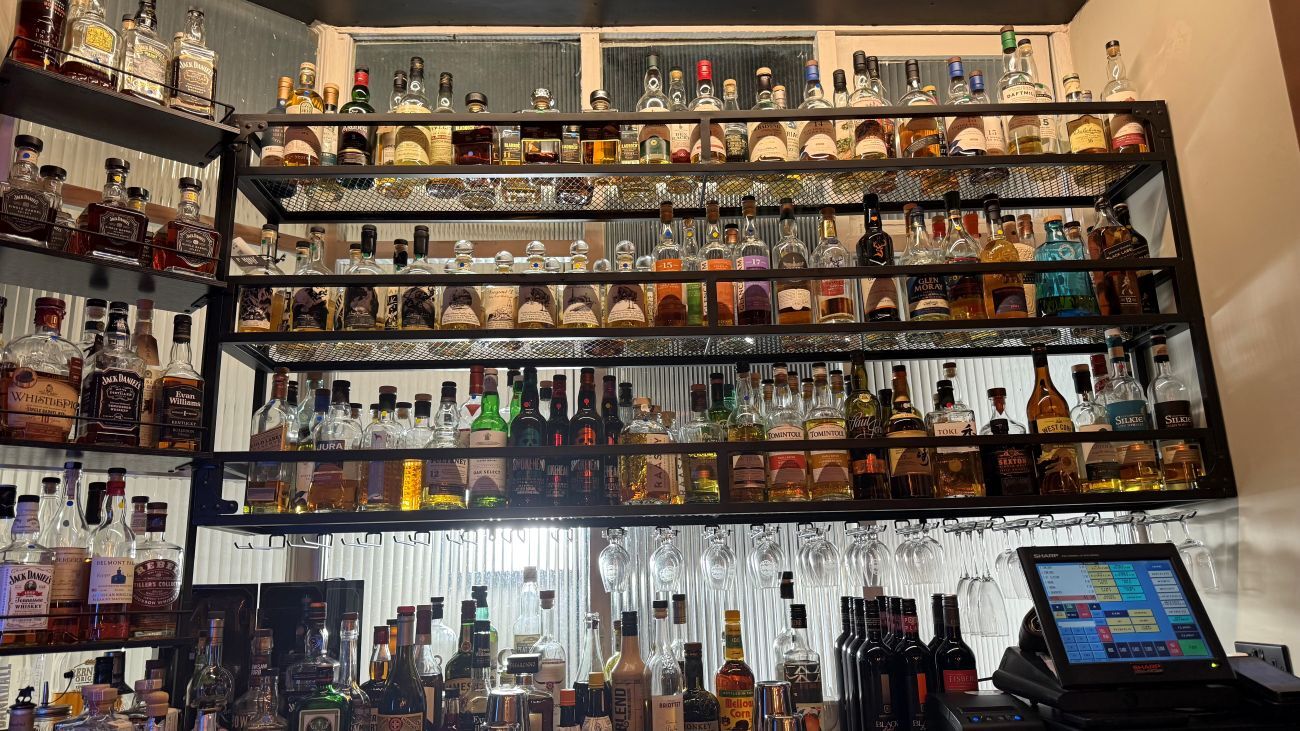 This City: Robert de Niro, whisky bar arrives, leaf-blowing vote, The ...