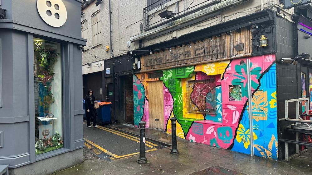 The Liars Club to close