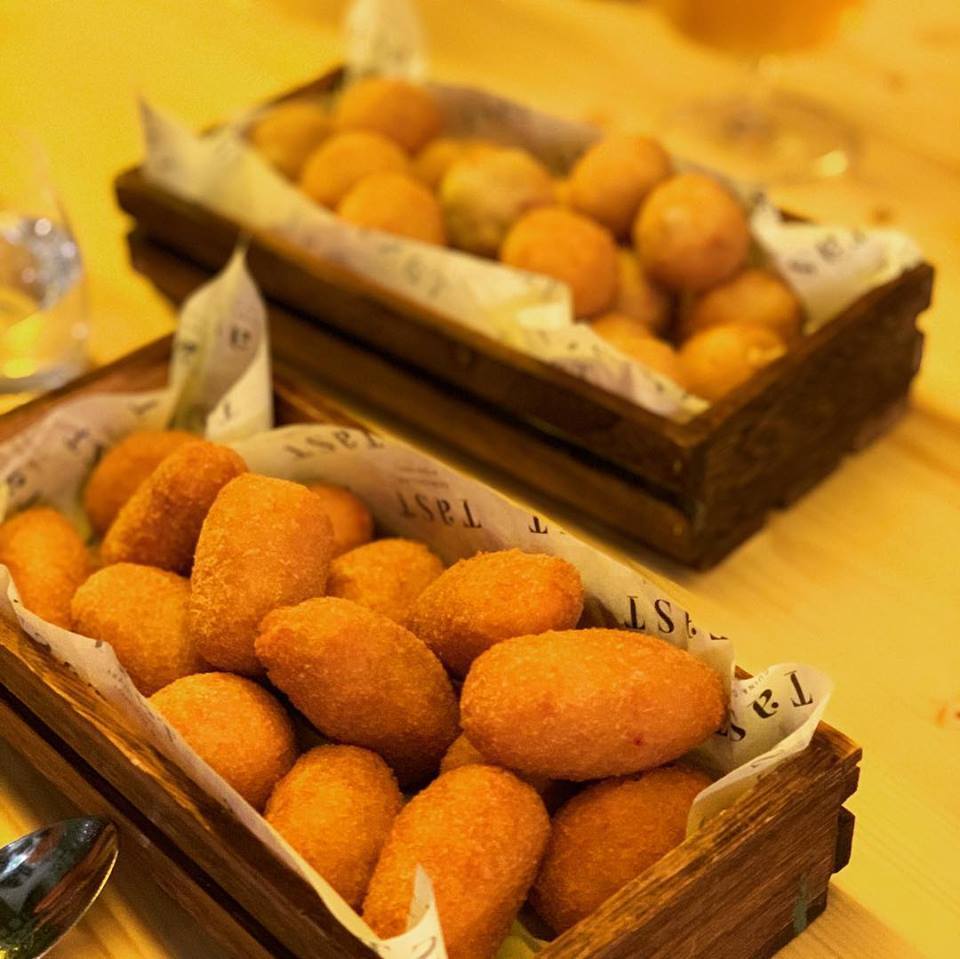 Learn to cook like a Catalan at Tast | Confidentials